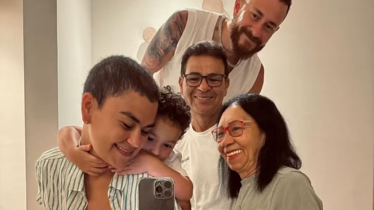 Irmão do ex-BBB Fred comemora retificação de nome: 'Oficialmente Gab'